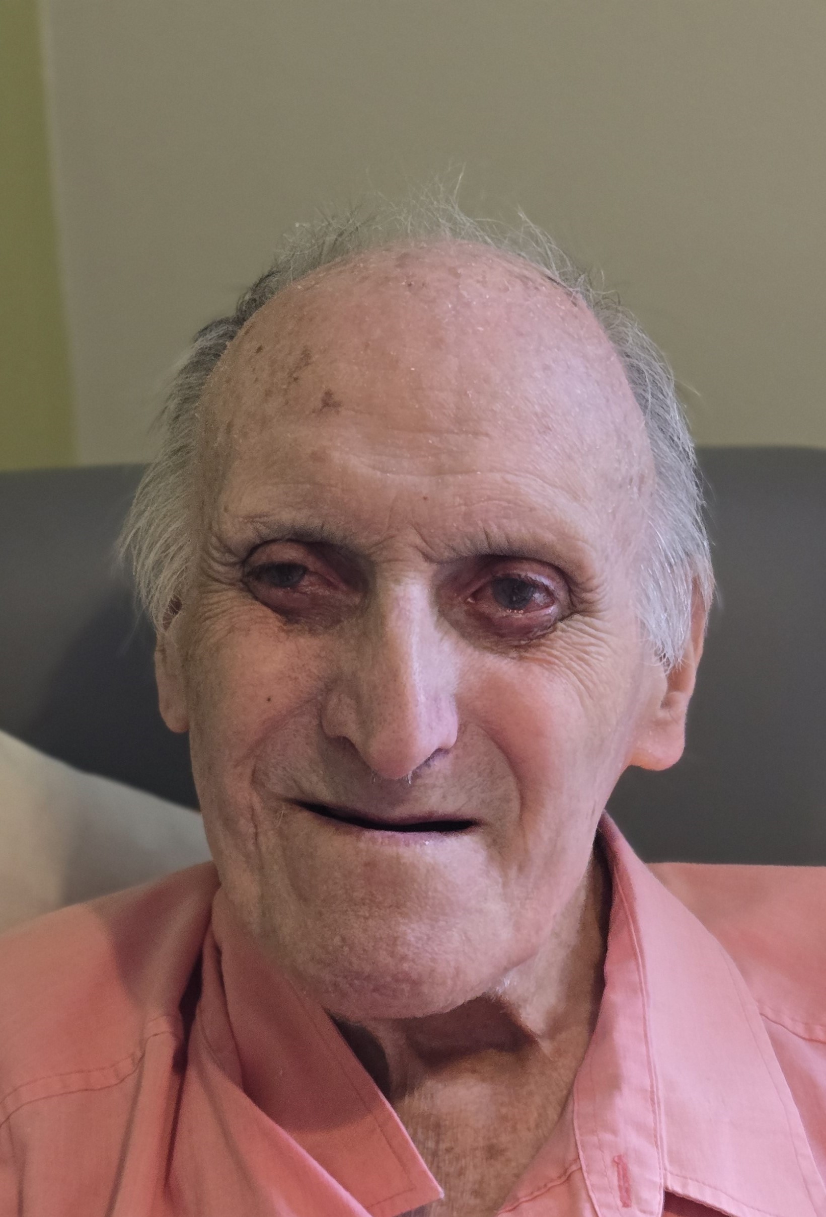 Gordon shares his recollections of World War II