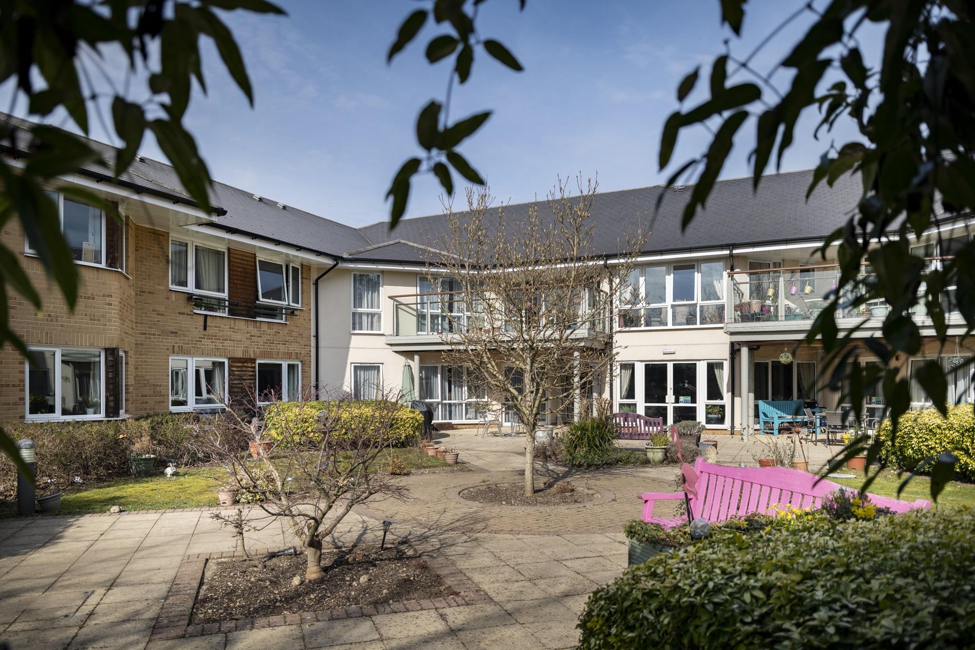 Lent Rise House | Care Home in Burnham, Slough | OSJCT